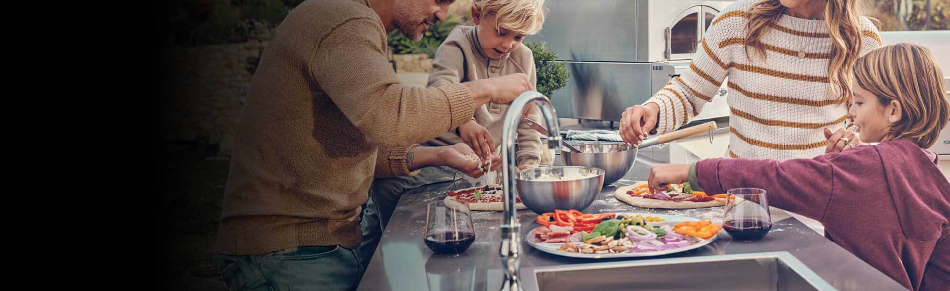 Outdoor Kitchen Faucets | Patio Bars & Sinks