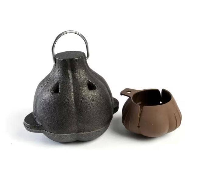 Cast Iron Garlic Roaster & Silicone Squeezer Set